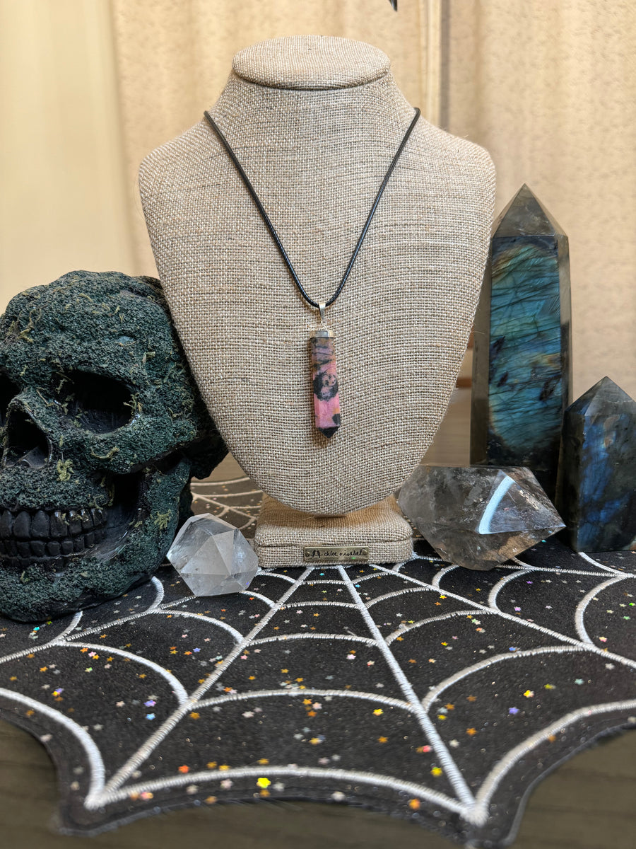 Crystal jewelry – Bow So Creepy